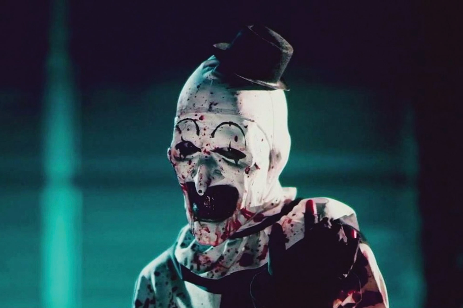 David Howard Thornton Terrifies as Art the Clown - Shadow Nation